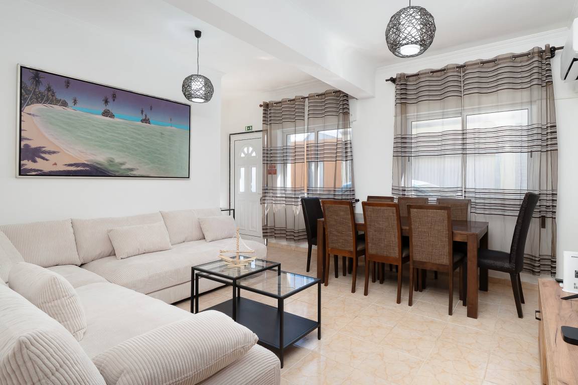 200 M² Maison De Vacances ∙ 4 Chambres ∙ 8 Personnes - Faro