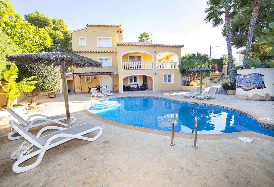 180 M² Villa ∙ 6 Habitaciones ∙ 12 Huéspedes - Moraira