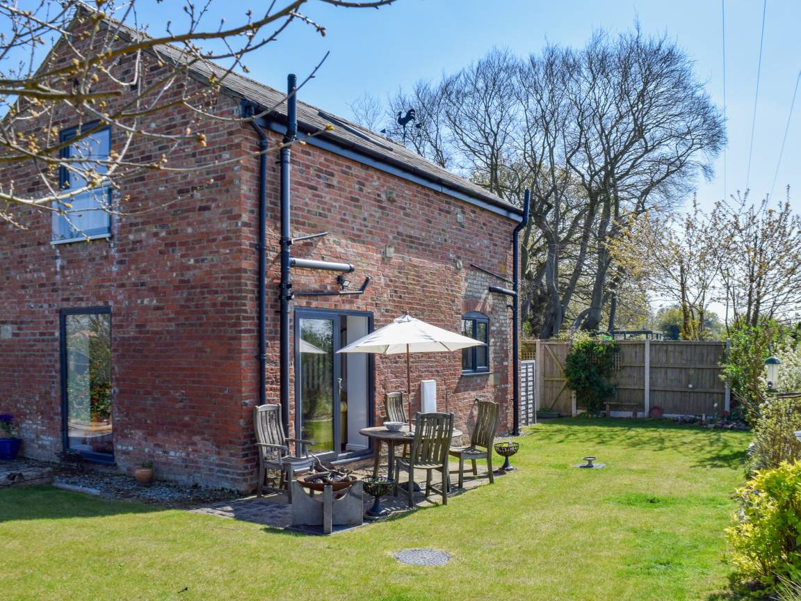 Cottage ∙ 2 Bedrooms ∙ 4 Guests - Knutsford
