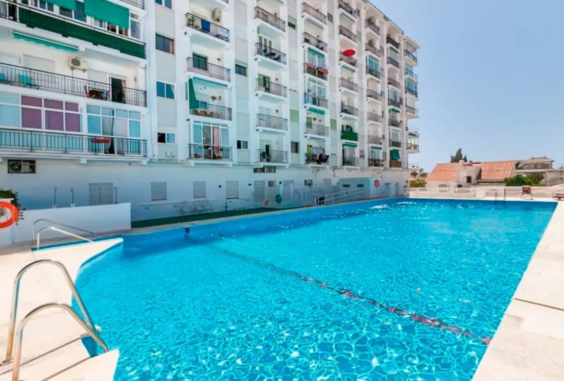 60 M² Apartment ∙ 2 Bedrooms ∙ 4 Guests - Nerja