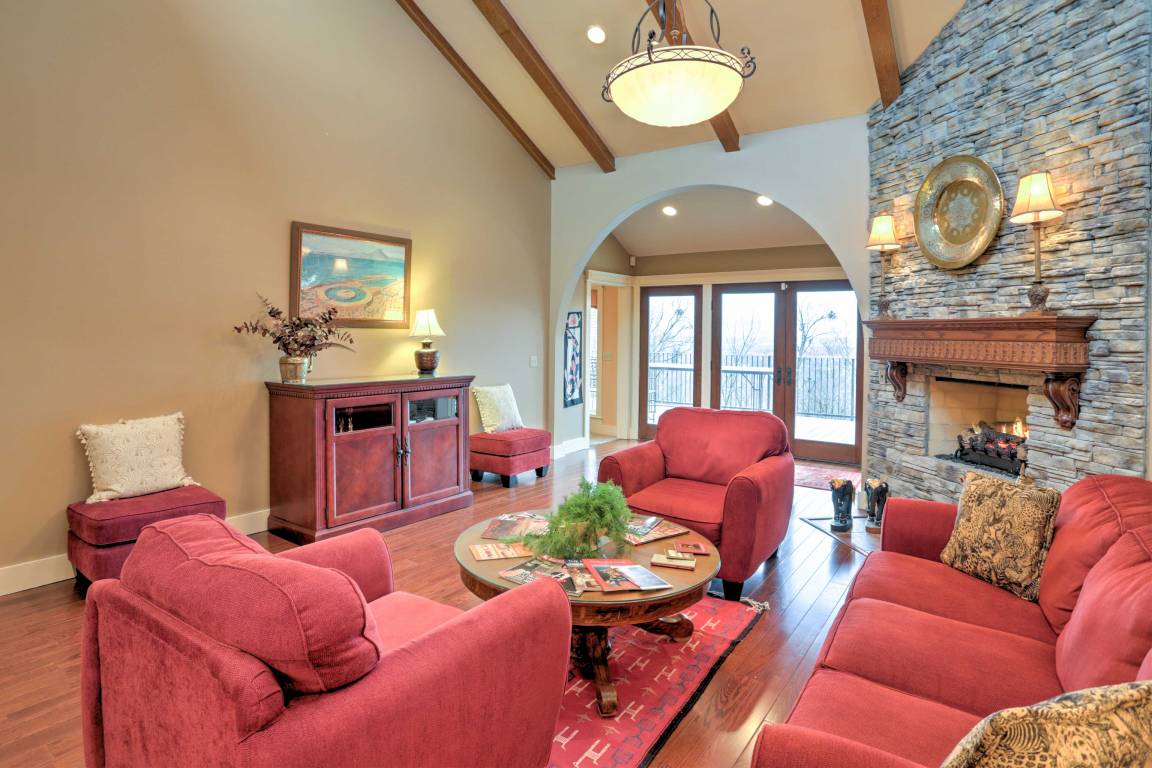 243 M² Apartment ∙ 3 Bedrooms ∙ 6 Guests - Fayetteville, AR