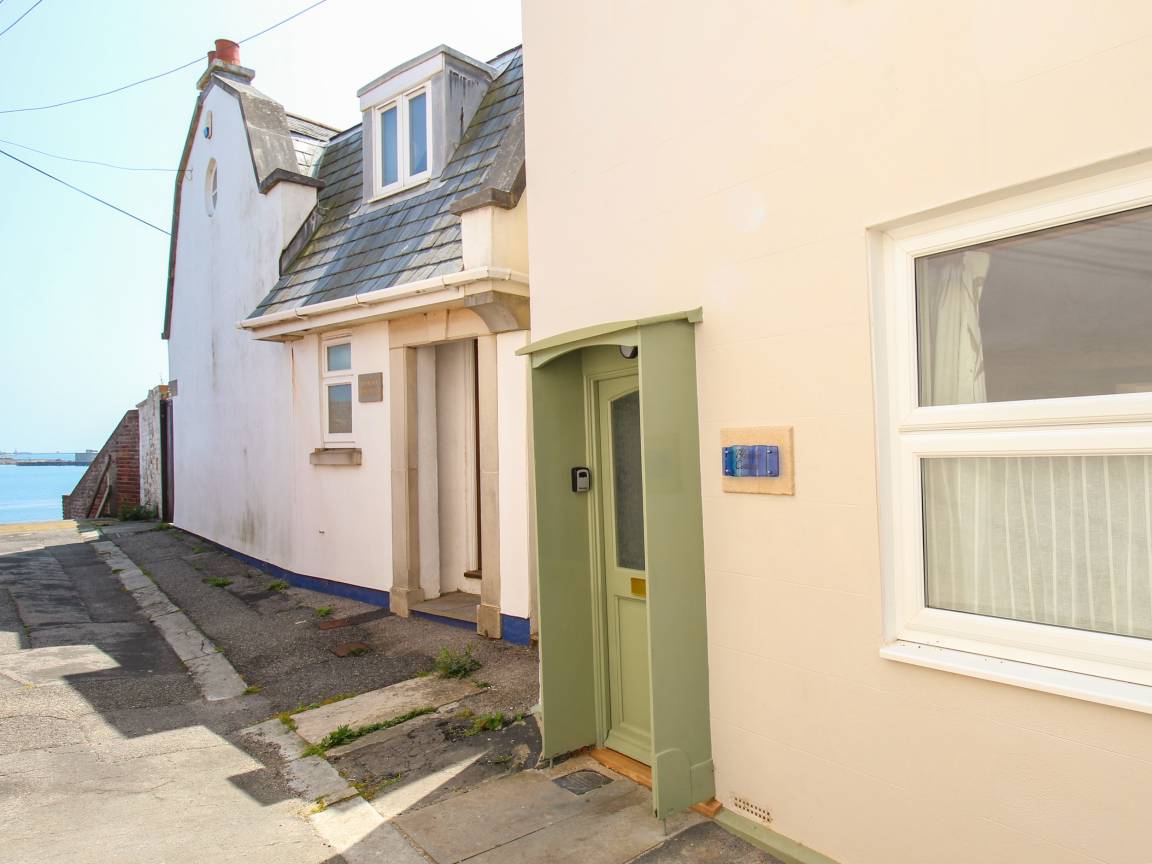 Cottage ∙ 3 Bedrooms ∙ 5 Guests - Weymouth Pier