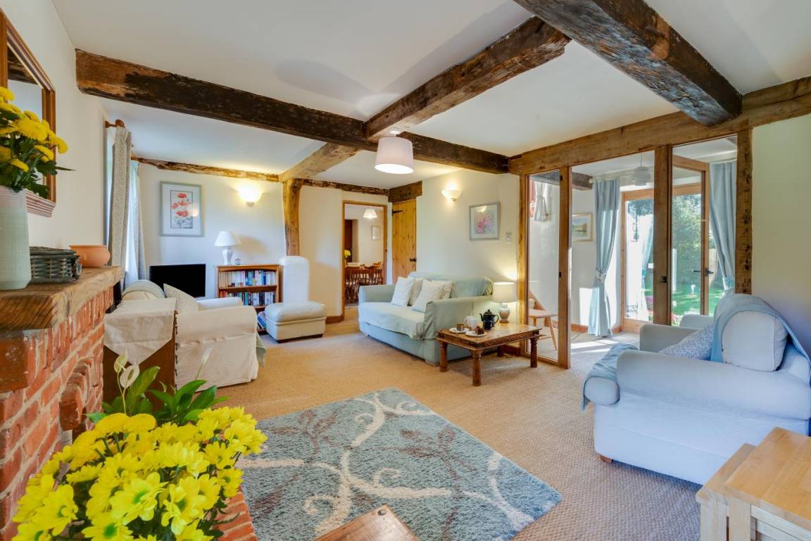 Cottage ∙ 4 Bedrooms ∙ 8 Guests - Winterton-on-Sea