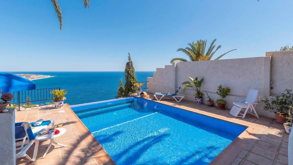 140 M² House ∙ 3 Bedrooms ∙ 6 Guests - Salobreña