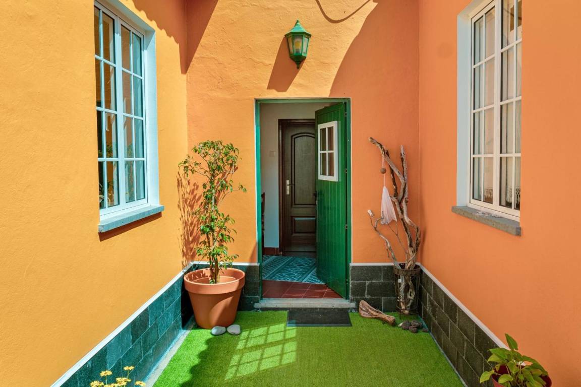 100 M² Casa ∙ 3 Quartos ∙ 6 Hóspedes - Angra do Heroísmo