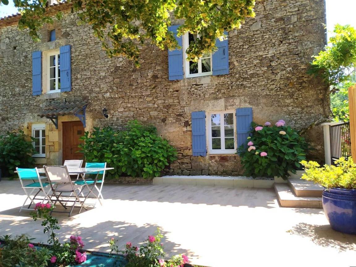 103 M² Gîte ∙ 3 Chambres ∙ 6 Personnes - Fumel