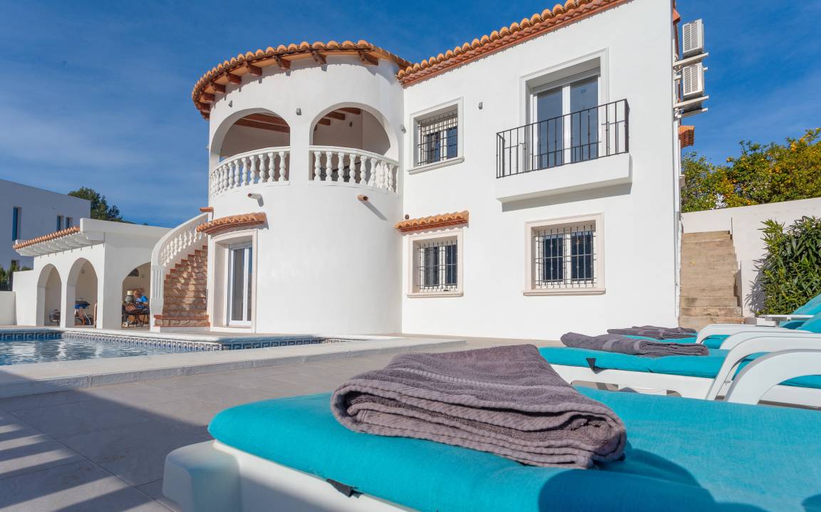 120 M² House ∙ 4 Bedrooms ∙ 8 Guests - Dénia