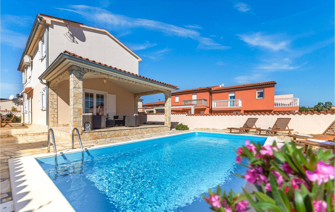 114 M² House ∙ 3 Bedrooms ∙ 7 Guests - Bale