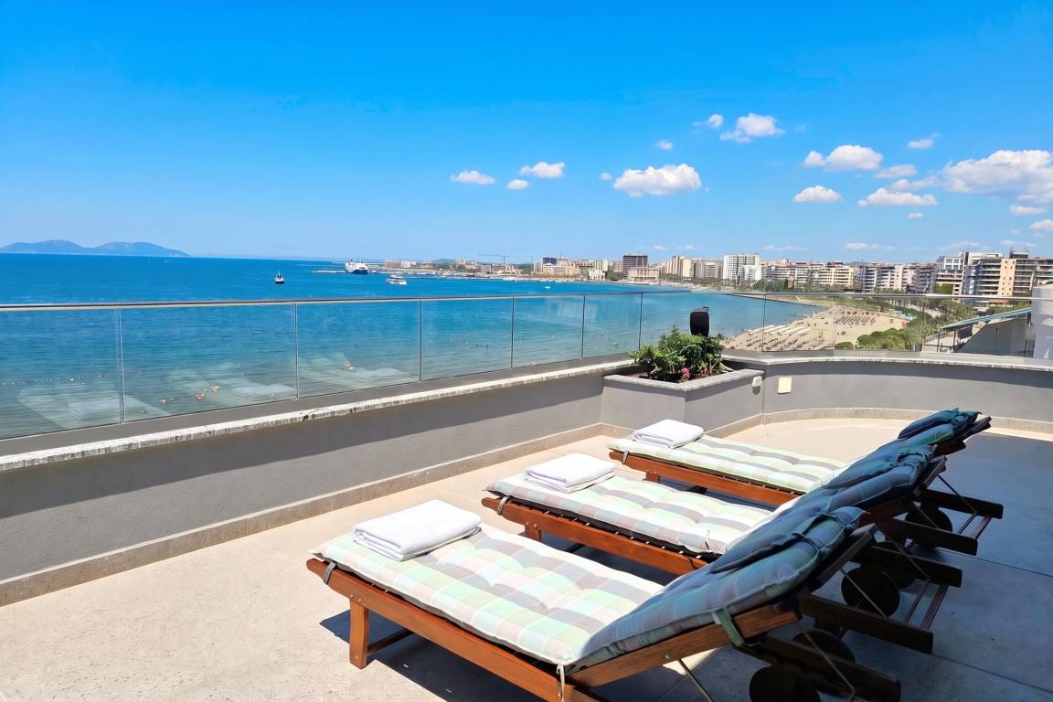 350 M² Penthouse ∙ 3 Bedrooms ∙ 8 Guests - Vlorë