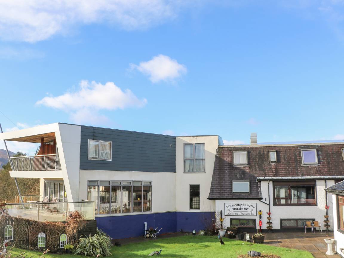 Cottage ∙ 4 Bedrooms ∙ 8 Guests - Loch Arkaig