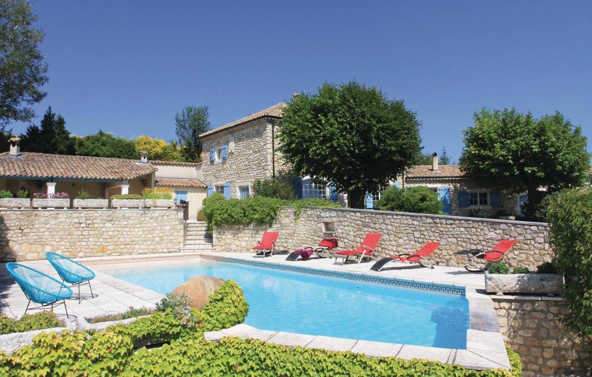 340 M² House ∙ 4 Bedrooms ∙ 8 Guests - Viviers