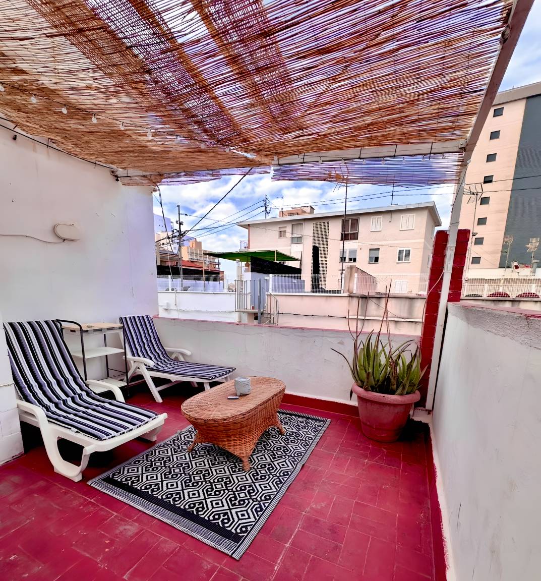 37 M² House ∙ 1 Bedroom ∙ 3 Guests - Gandia