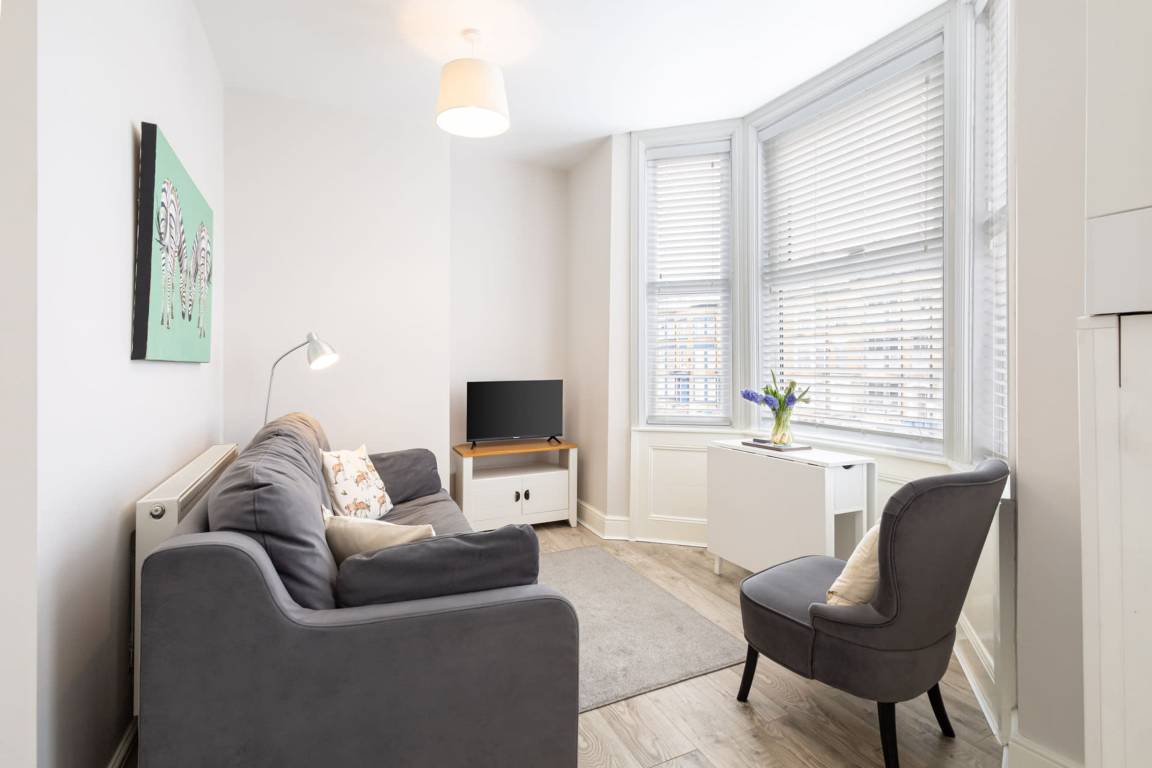 Apartment ∙ 2 Bedrooms ∙ 4 Guests - Alpamare UK, Scarborough