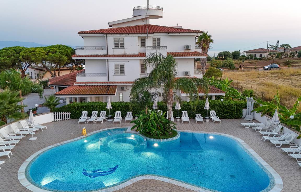 60 M² Apartment ∙ 2 Bedrooms ∙ 4 Guests - Tropea