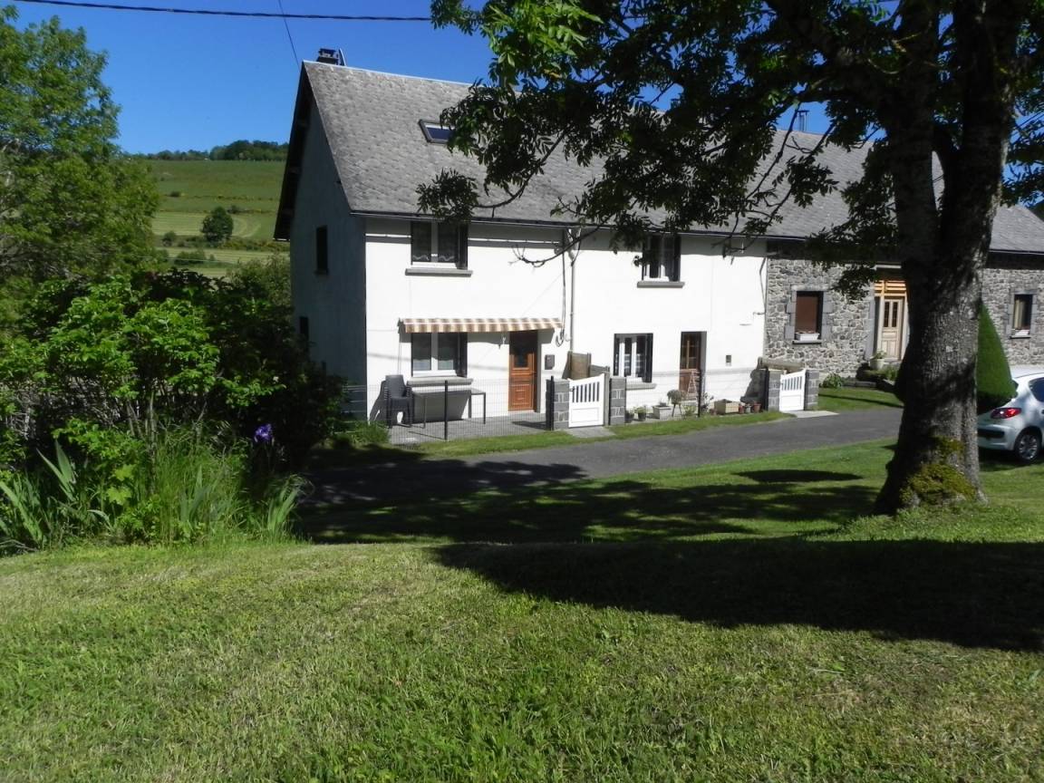 90 M² Gîte ∙ 3 Chambres ∙ 6 Personnes - Auvergne