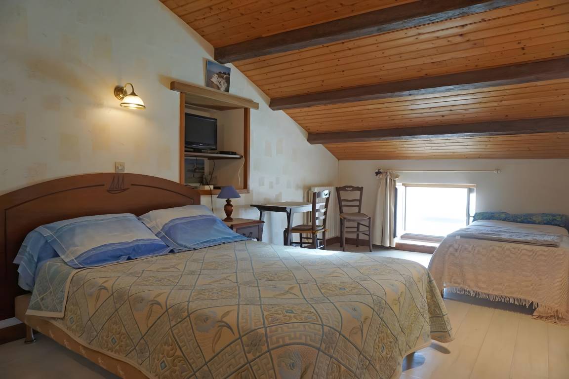 20 M² Chambre D'hôtes ∙ 1 Chambre ∙ 3 Personnes - Meschers-sur-Gironde