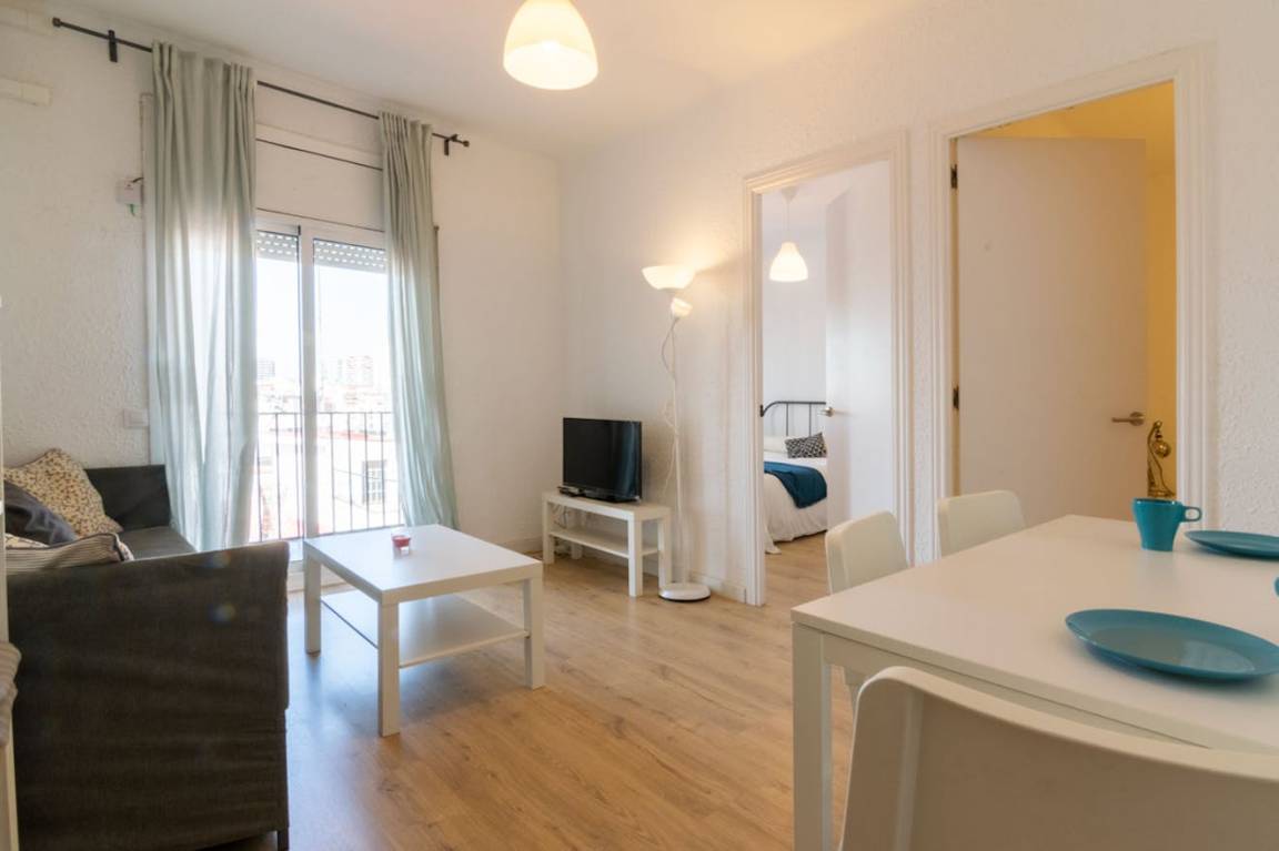 57 M² Apartamento ∙ 3 Habitaciones ∙ 3 Huéspedes - L'Hospitalet de Llobregat