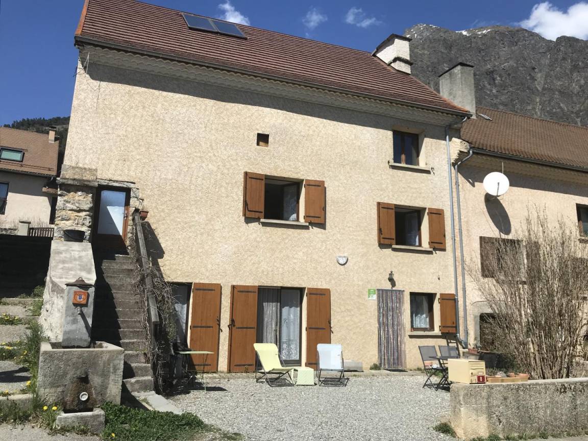 111 M² Gîte ∙ 2 Chambres ∙ 4 Personnes - Hautes-Alpes