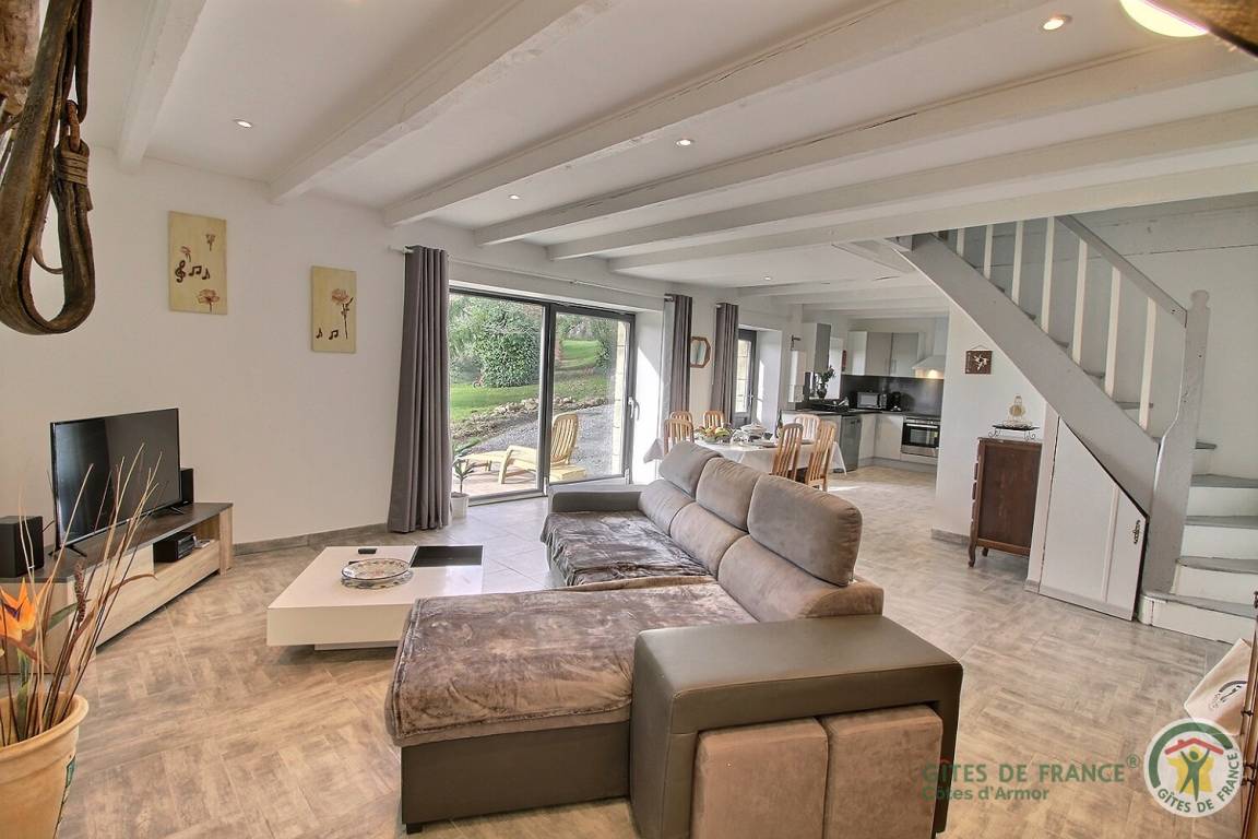 75 M² Gîte ∙ 2 Bedrooms ∙ 4 Guests - Locarn
