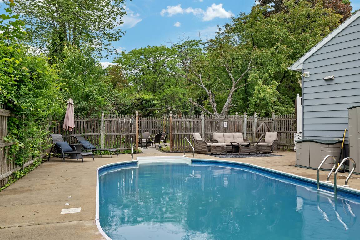 149 M² House ∙ 5 Bedrooms ∙ 12 Guests - Saratoga Springs, NY