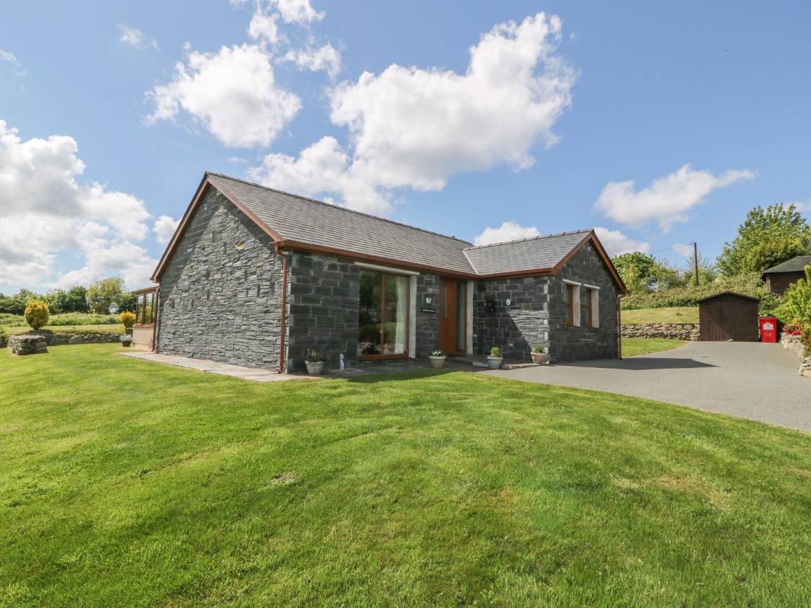 Cottage ∙ 2 Bedrooms ∙ 4 Guests - Bangor