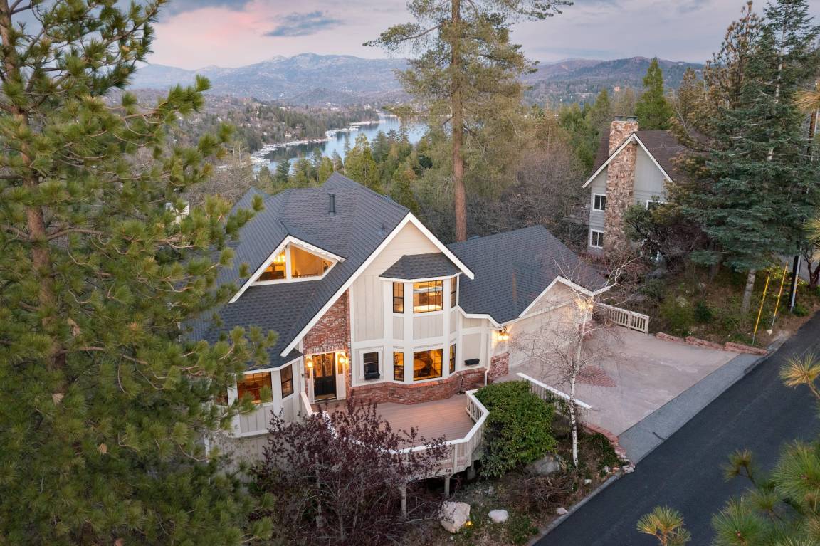 301 M² House ∙ 6 Bedrooms ∙ 12 Guests - Lake Arrowhead, CA