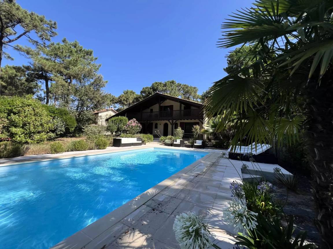 140 M² House ∙ 4 Bedrooms ∙ 12 Guests - Soulac-sur-Mer