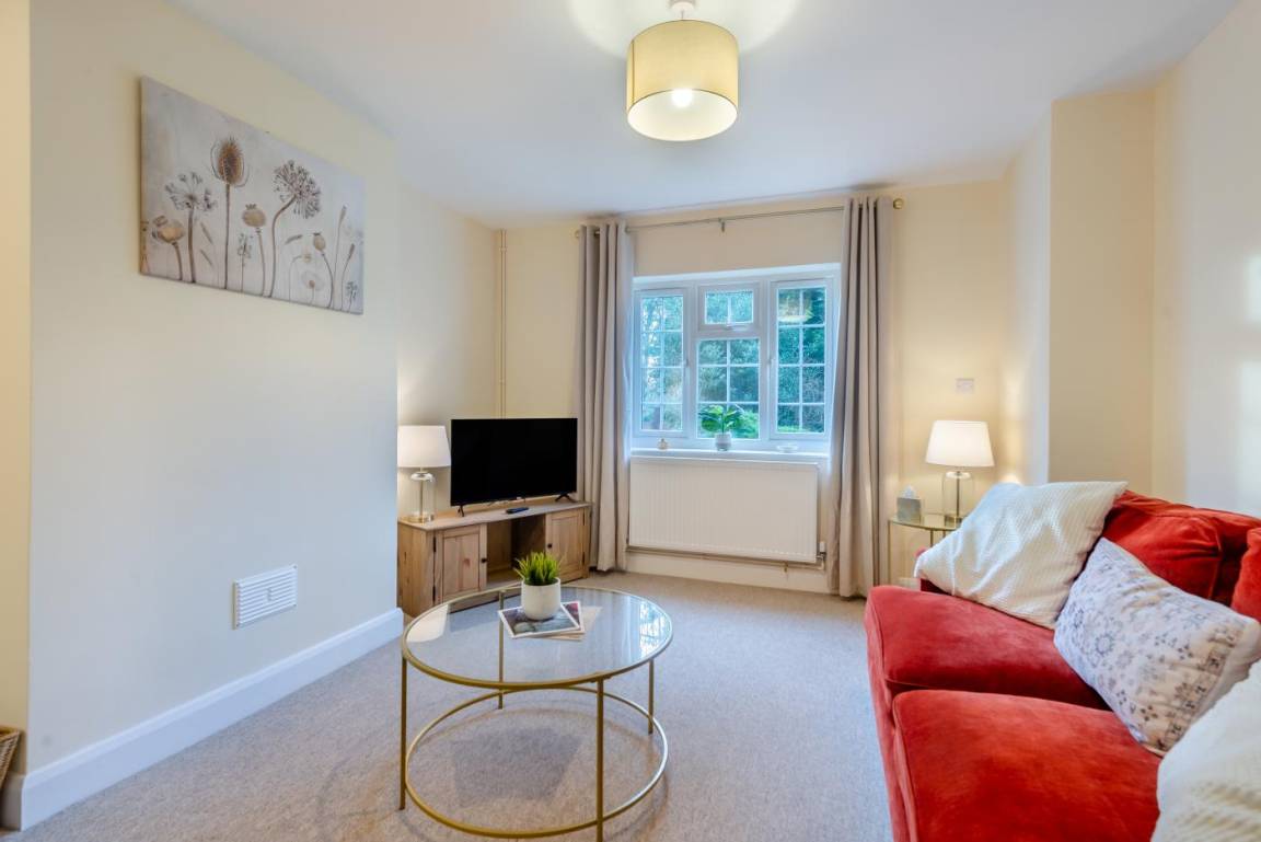 Cottage ∙ 3 Bedrooms ∙ 6 Guests - Southwell