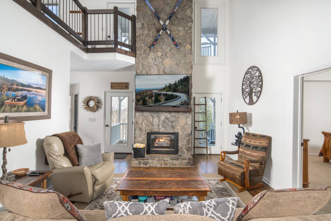 290 M² Cabin ∙ 4 Bedrooms ∙ 13 Guests - Blowing Rock, NC