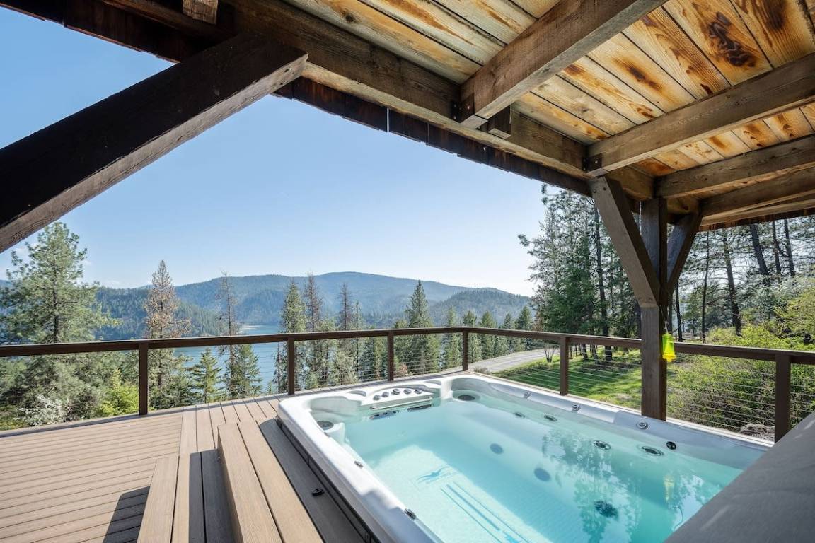 247 M² House ∙ 3 Bedrooms ∙ 6 Guests - Lake Coeur d'Alene, ID