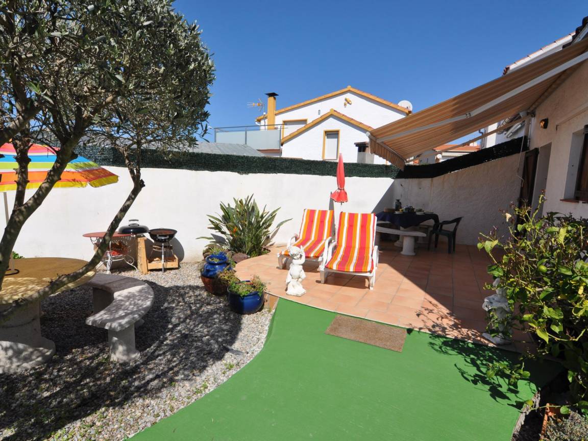 60 M² House ∙ 2 Bedrooms ∙ 6 Guests - Roses