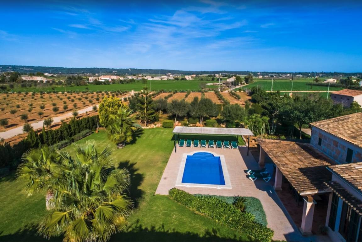 250 M² House ∙ 5 Bedrooms ∙ 10 Guests - Campos