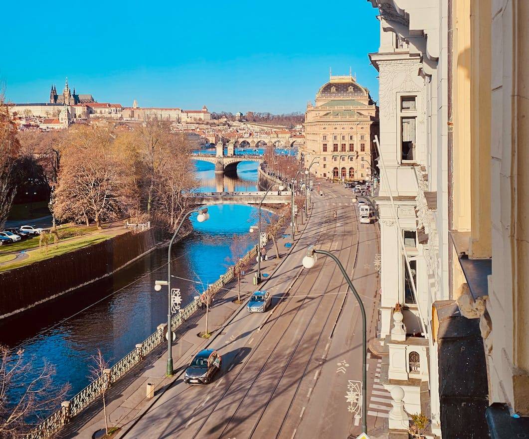 80 M² Appartement ∙ 2 Chambres ∙ 4 Personnes - Prague