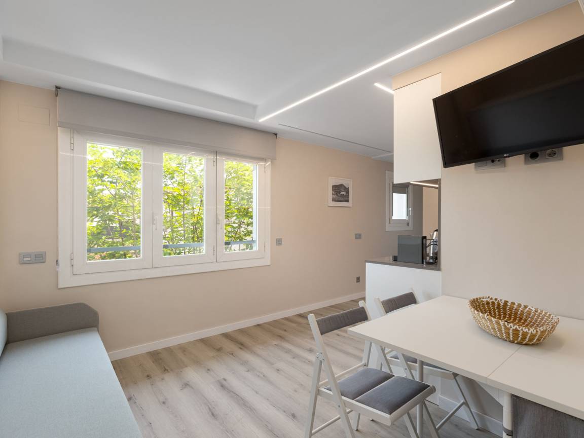 48 M² Apartamento ∙ 2 Habitaciones ∙ 5 Huéspedes - Granollers