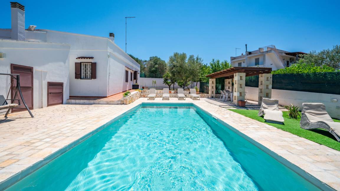 150 M² Villa ∙ 3 Bedrooms ∙ 6 Guests - Ostuni