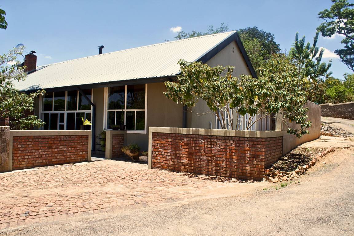110 M² Apartment ∙ 3 Bedrooms ∙ 6 Guests - Harare