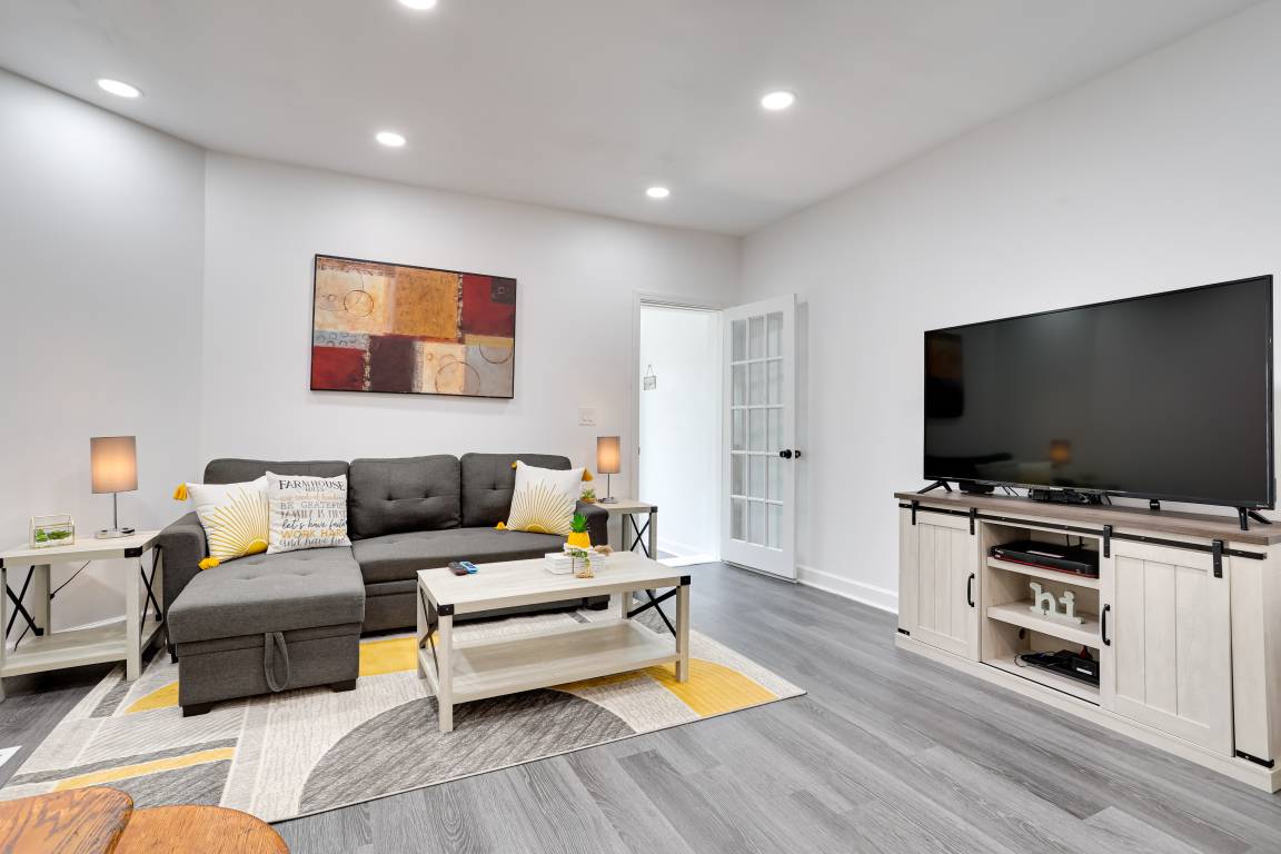 105 M² Apartment ∙ 4 Bedrooms ∙ 7 Guests - Chester, PA