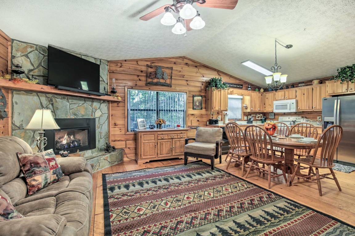 141 M² House ∙ 2 Bedrooms ∙ 6 Guests - Murphy, NC