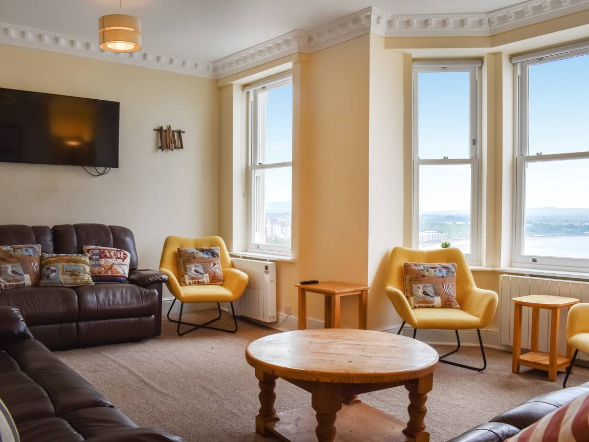 Apartment ∙ 4 Bedrooms ∙ 8 Guests - Scarborough