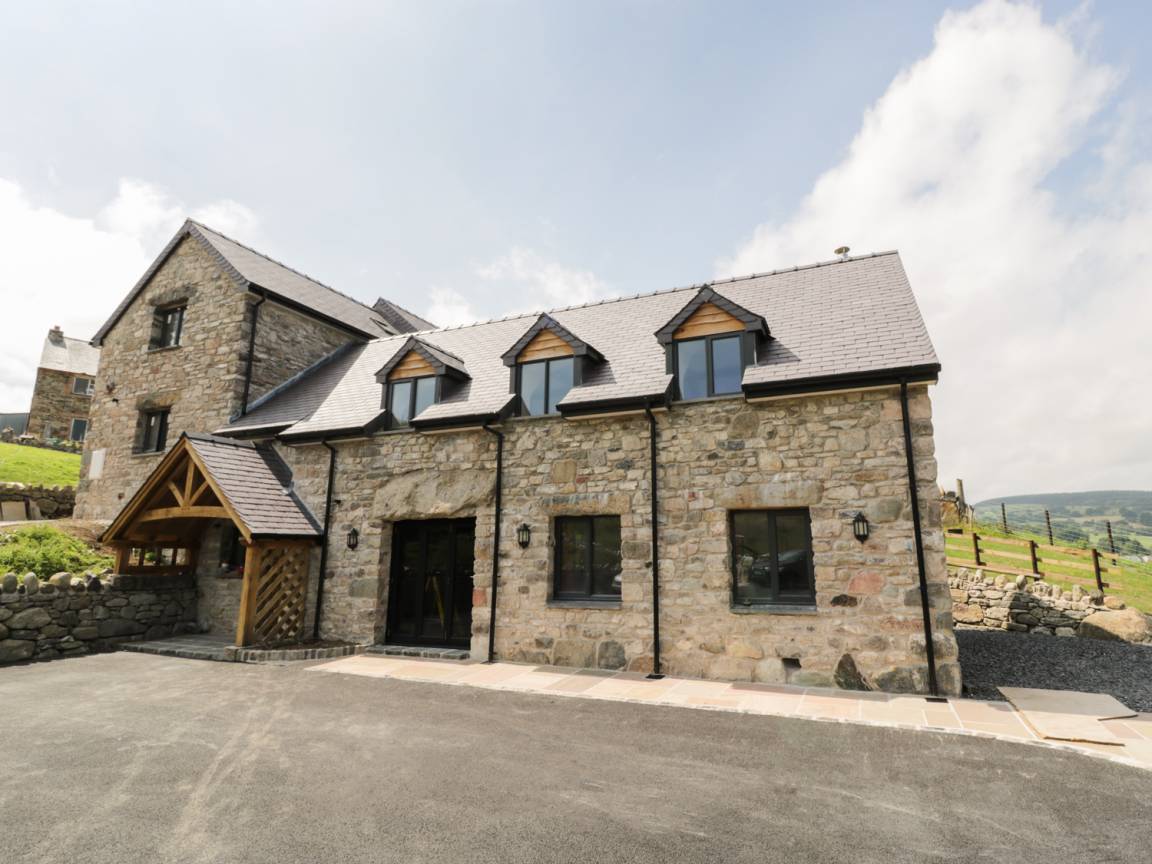 Cottage ∙ 5 Bedrooms ∙ 10 Guests - North Wales