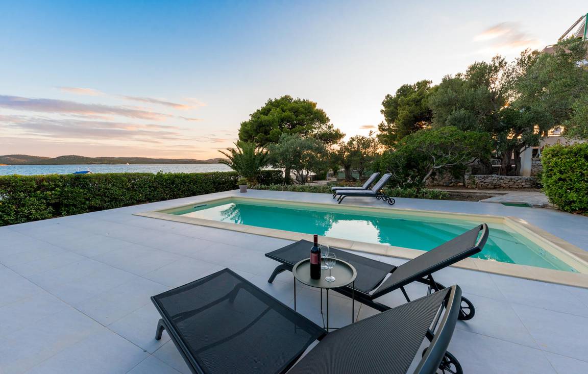 95 M² Ferienwohnung ∙ 2 Schlafzimmer ∙ 4 Gäste - Tisno