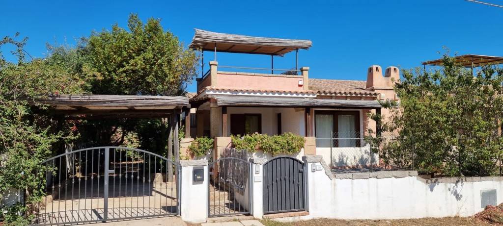 130 M² Villa ∙ 3 Bedrooms ∙ 15 Guests - Olbia