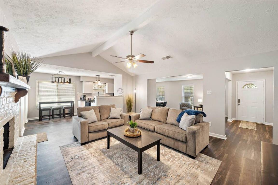House ∙ 4 Bedrooms ∙ 10 Guests - Pasadena, TX