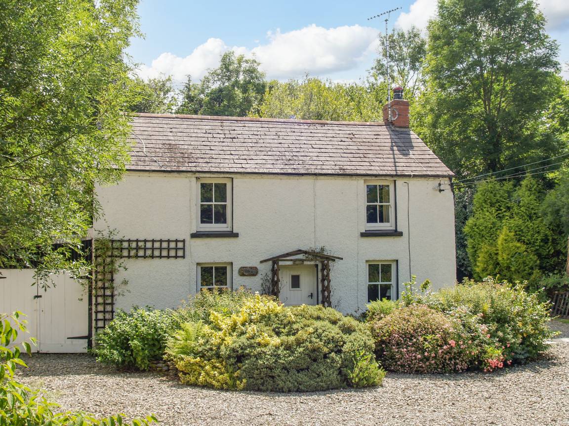 Cottage ∙ 2 Bedrooms ∙ 4 Guests - Saint Dogmaels