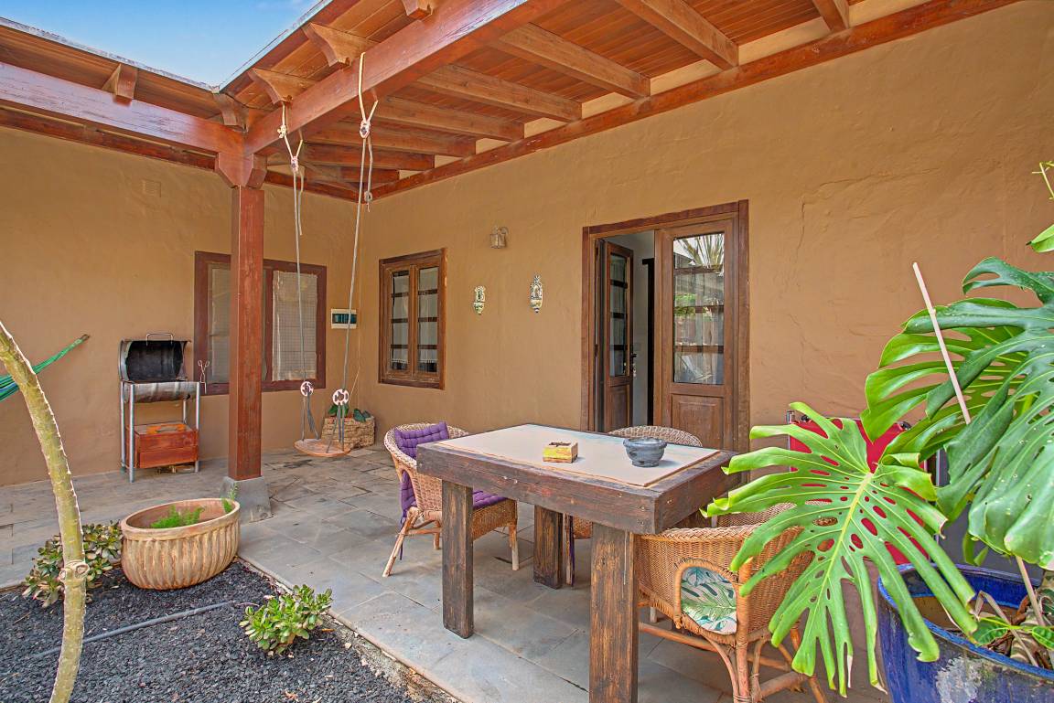 100 M² Apartamento ∙ 2 Habitaciones ∙ 5 Huéspedes - La Oliva
