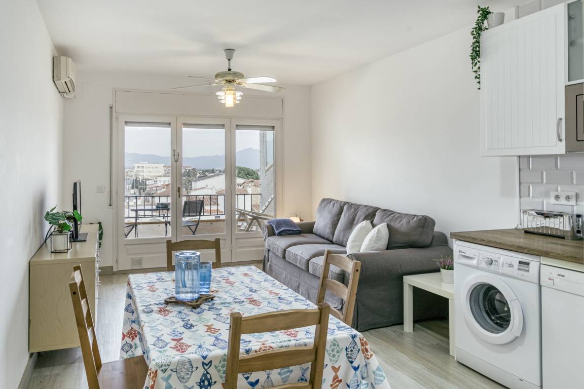 45 M² Apartment ∙ 1 Bedroom ∙ 4 Guests - Figueres