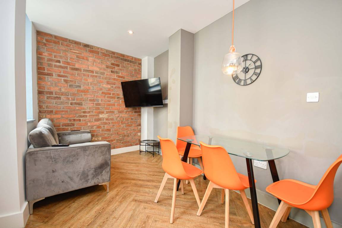 55 M² Apartment ∙ 2 Bedrooms ∙ 4 Guests - Stockport