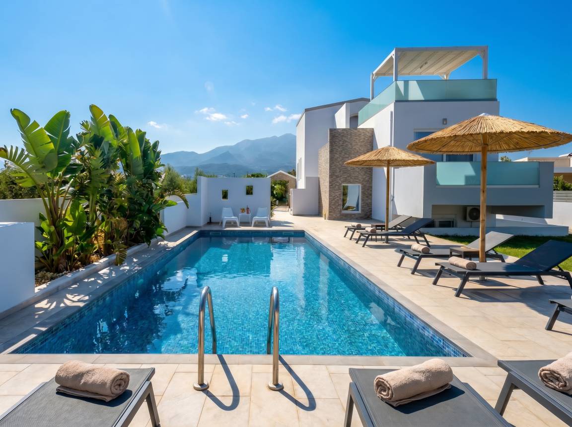 200 M² Villa ∙ 5 Bedrooms ∙ 11 Guests - Marmari