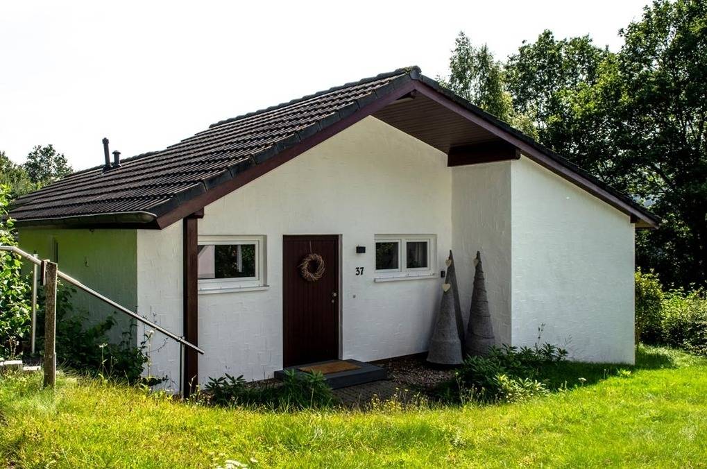 77 M² Ferienhaus ∙ 2 Schlafzimmer ∙ 4 Gäste - Bitburg
