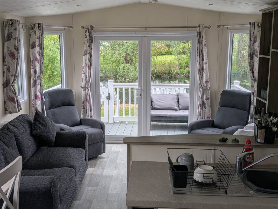85 M² Cabin ∙ 2 Bedrooms ∙ 6 Guests - Northampton, UK